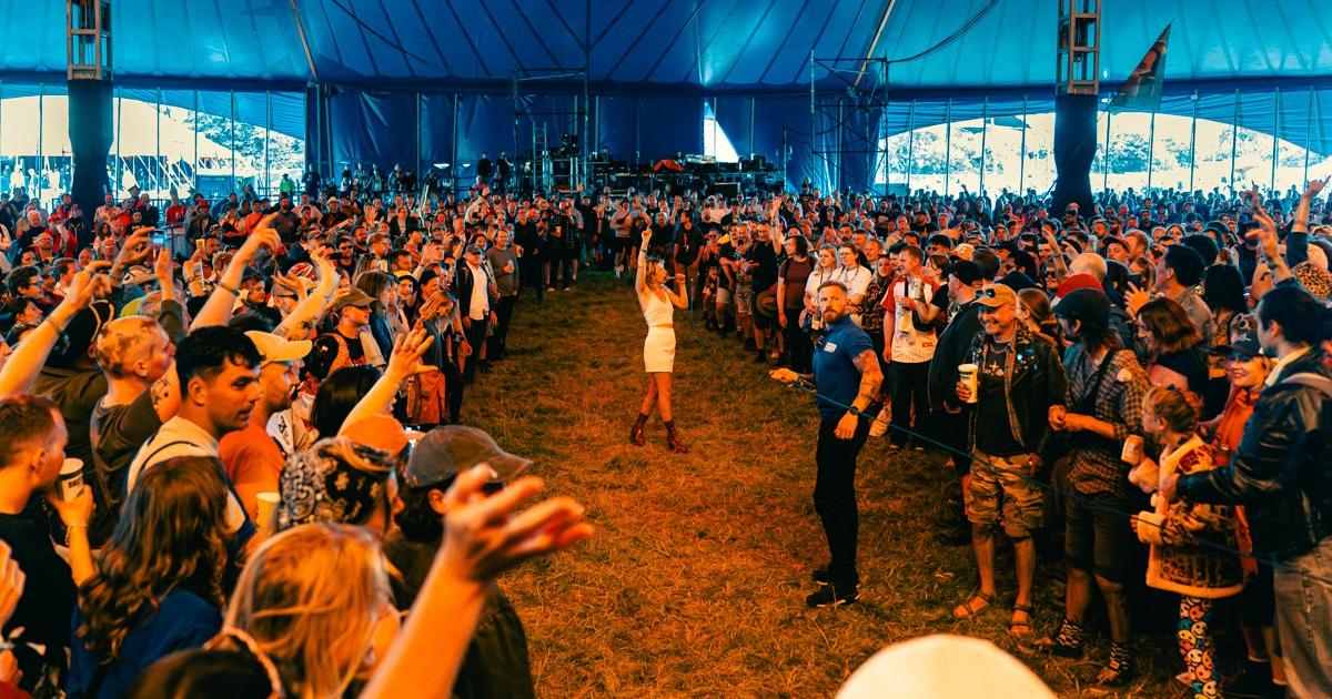 Πού θα βγεις το ΣΚ: Θεατρικά fests, Σκαθαροζούμης & Plisskën! | Public blog